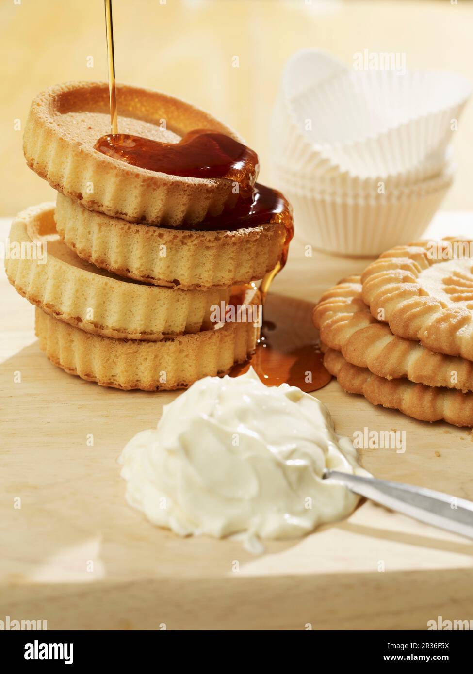 Filling bases hi-res stock photography and images - Alamy