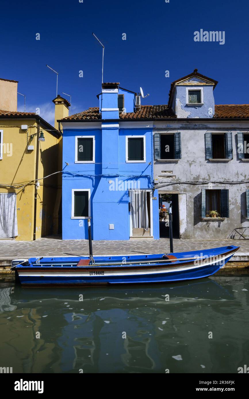 Casas de colores.Isla de Burano. Venecia.Véneto. Italia Stock Photo - Alamy