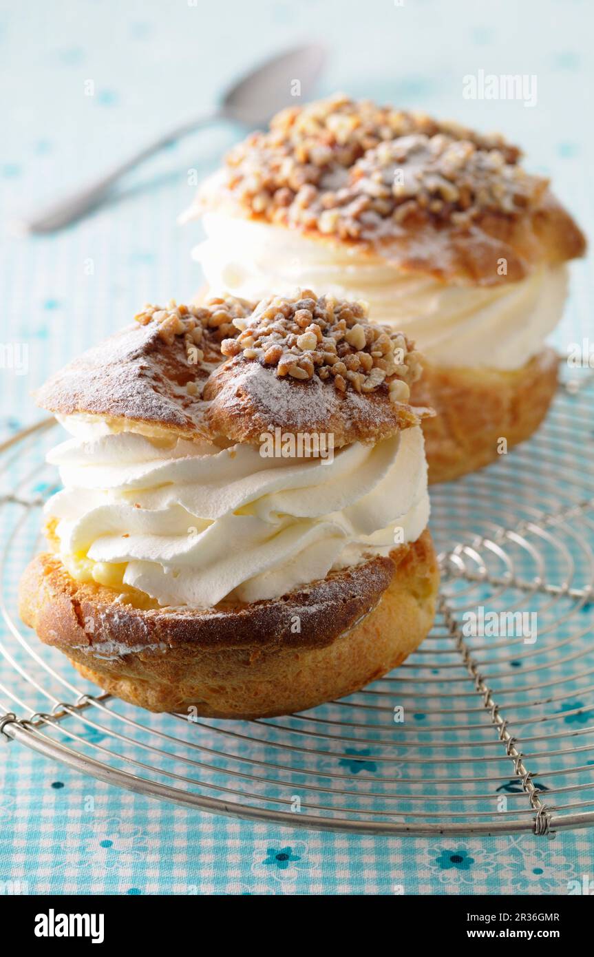 Pale cream colours hi-res stock photography and images - Alamy