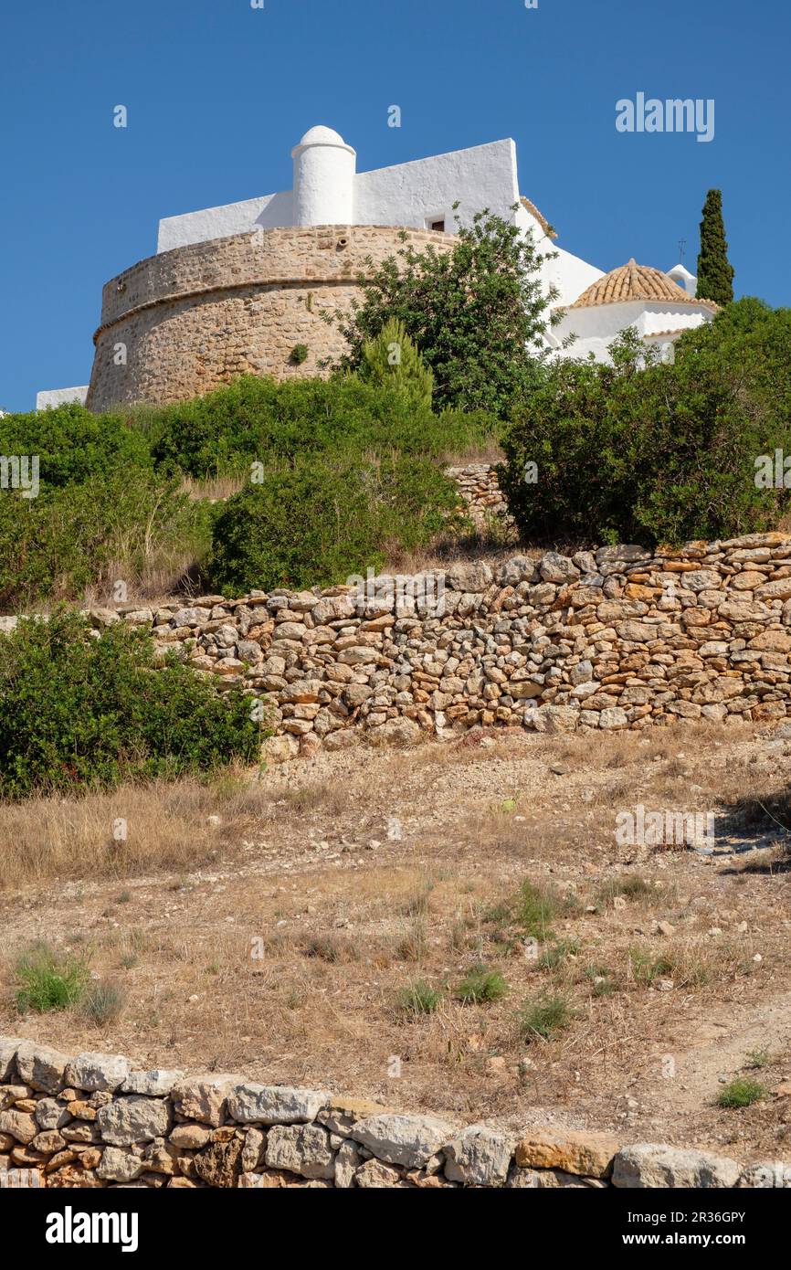 Iglesia de Santa Eulària y torre de vigilancia (s. XVI), (Puig de Missa ...