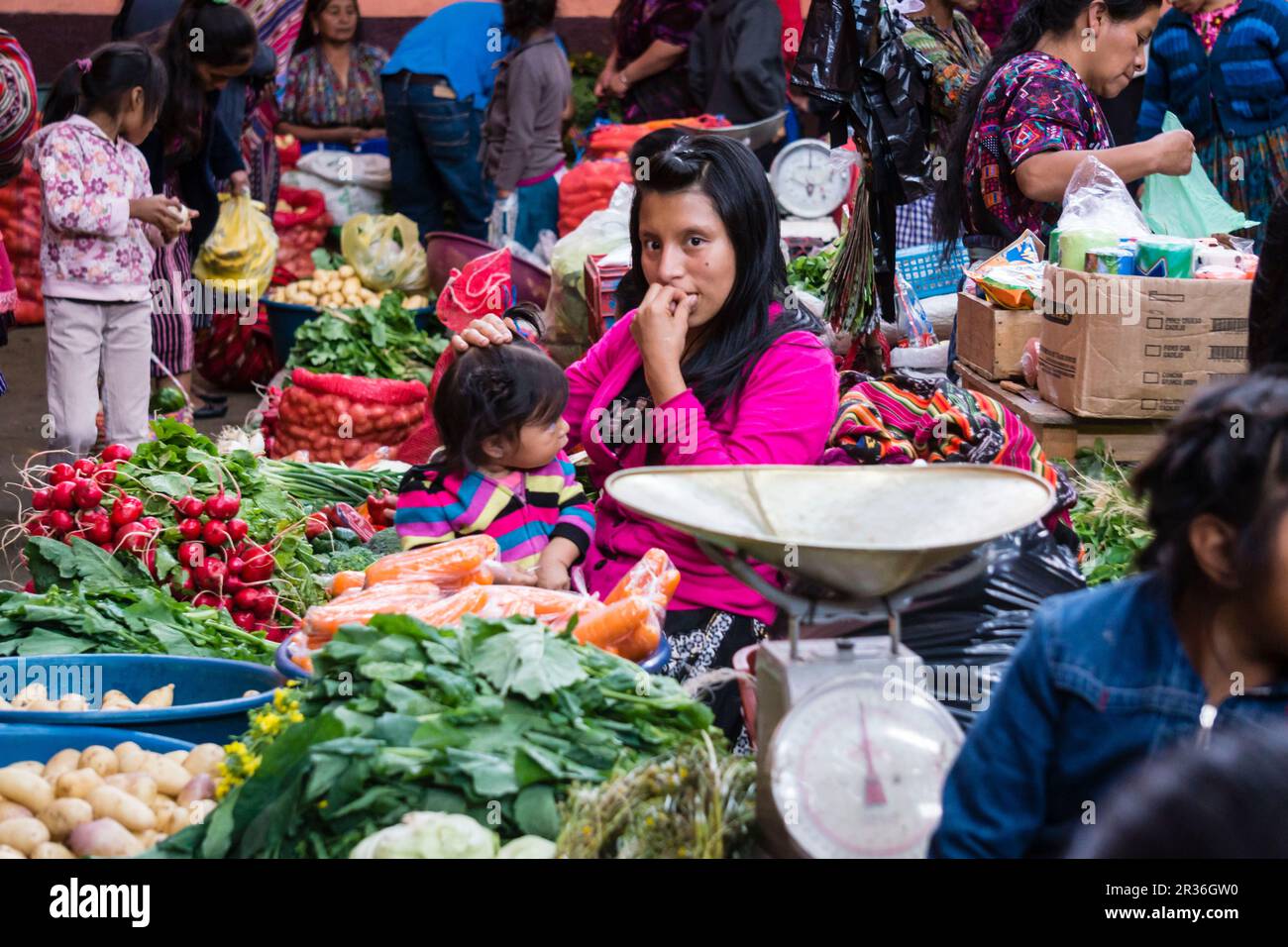 mercado cubierto de Santo Tomas, mercado del centro historico, Chichicastenango ,municipio del ...