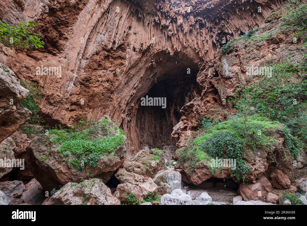 Imi N'Ifri natural bridge, Demnate, Atlas mountain range, morocco ...