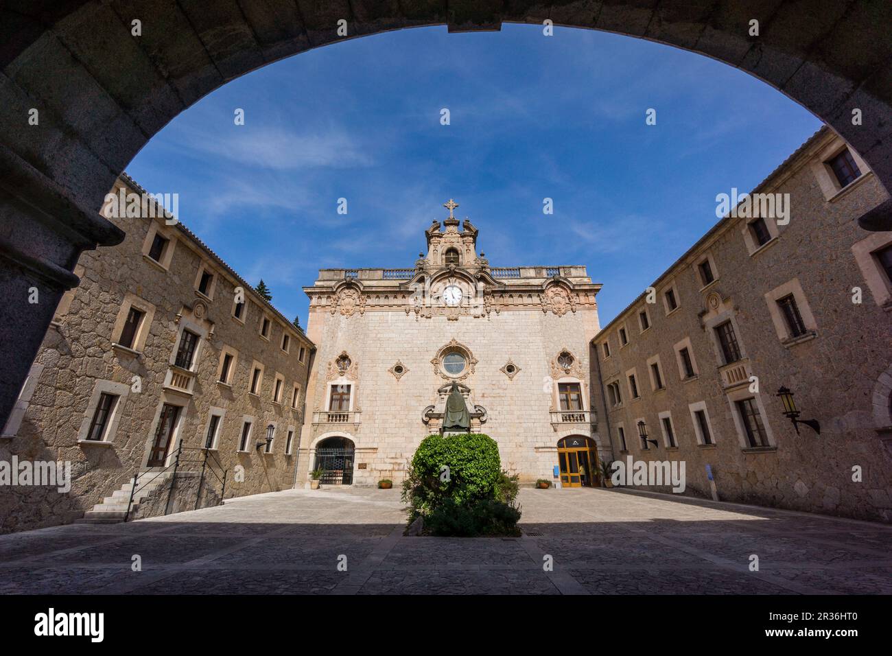 Santuario de LLuc, siglo XVII, Escorca, Sierra de Tramuntana, Mallorca ...