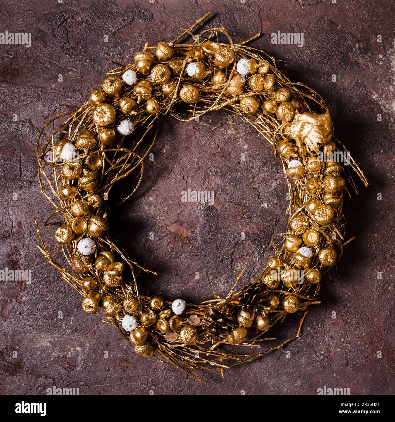 Woven wreath hi-res stock photography and images - Alamy