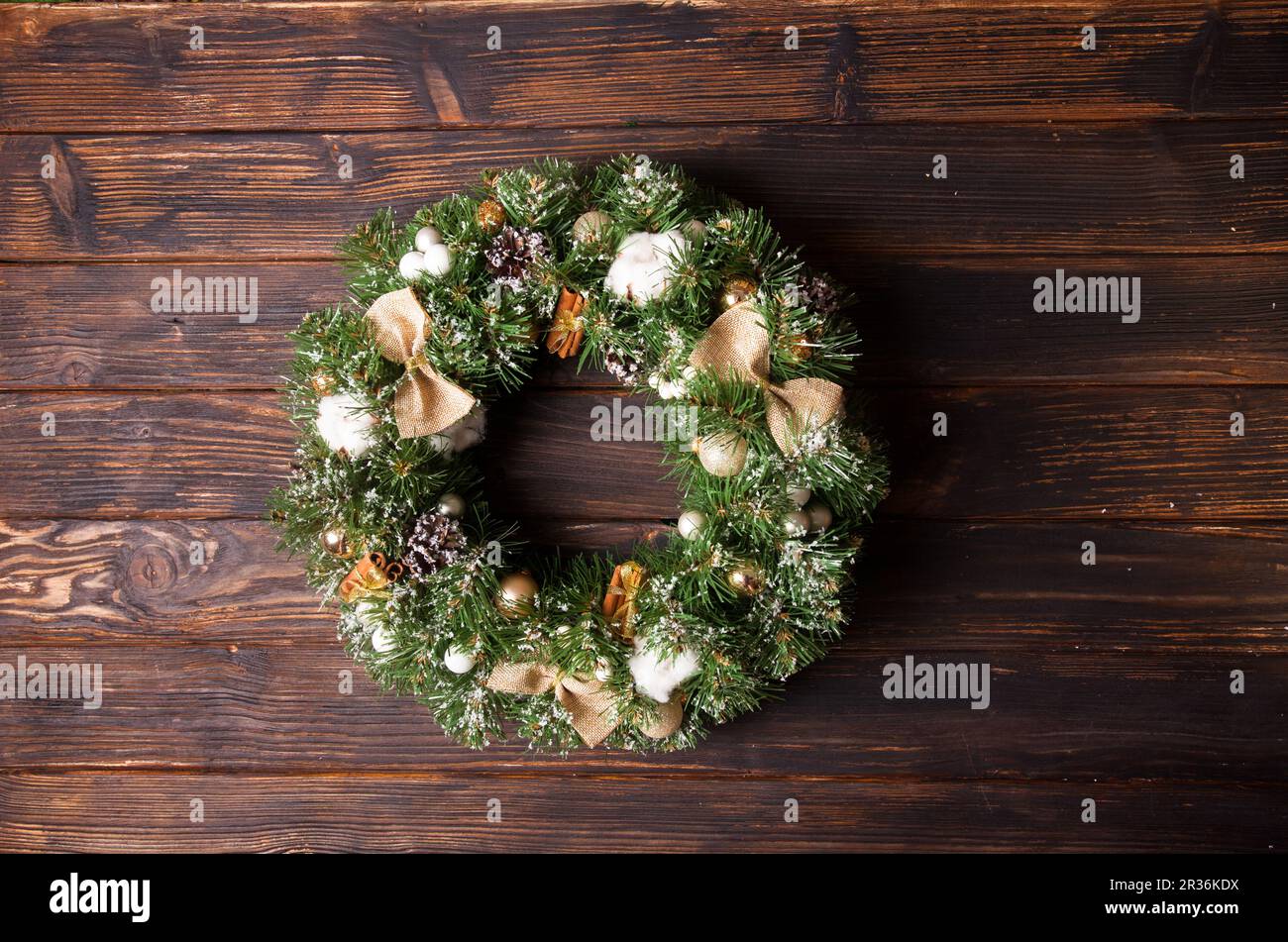 Rustic pinecone detail hi-res stock photography and images - Alamy