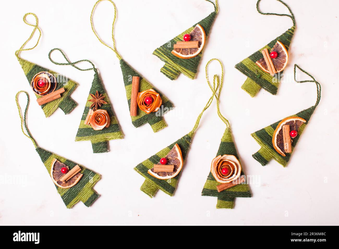 Tree rope diy hi-res stock photography and images - Alamy