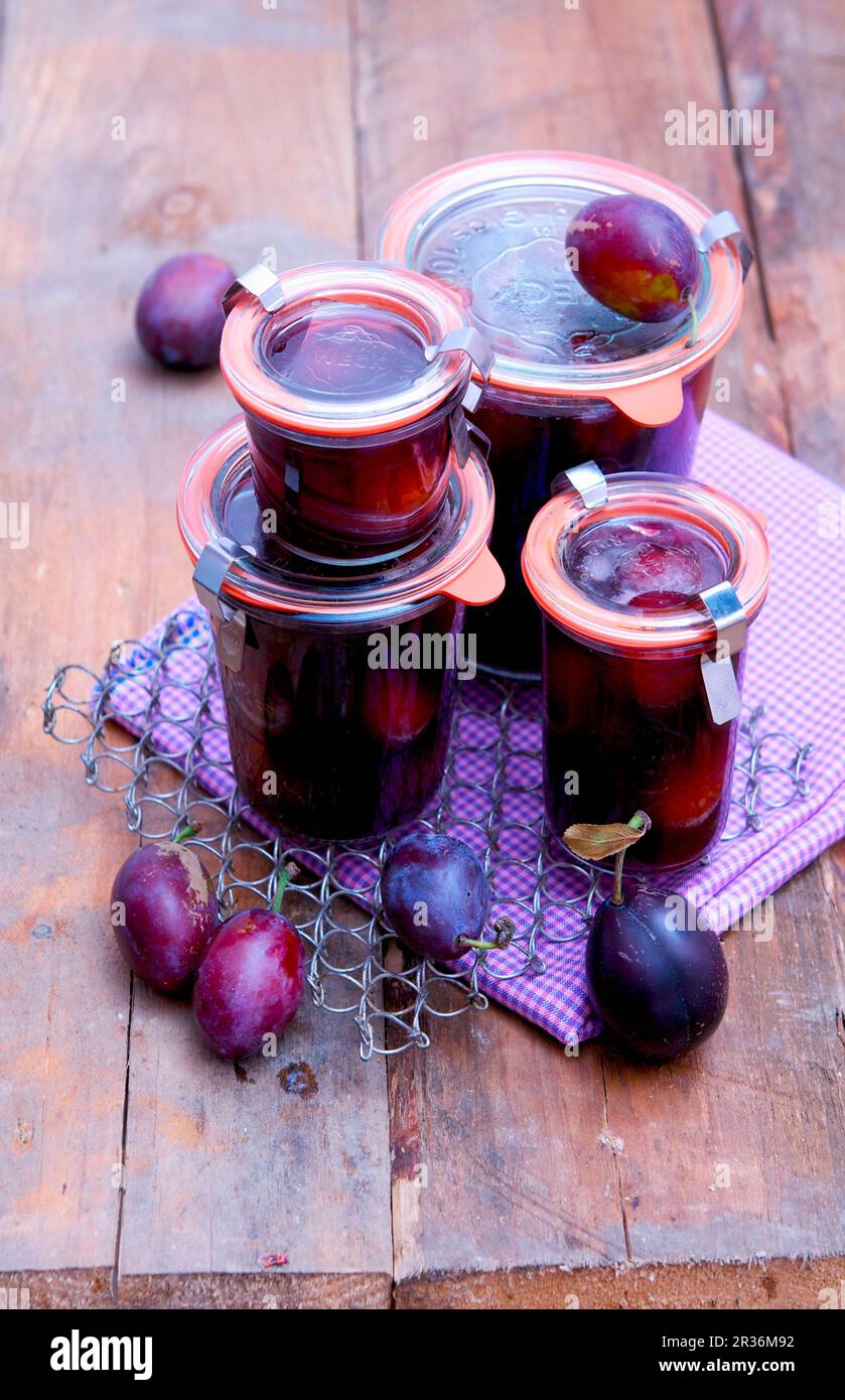 Damson preserve hi-res stock photography and images - Alamy