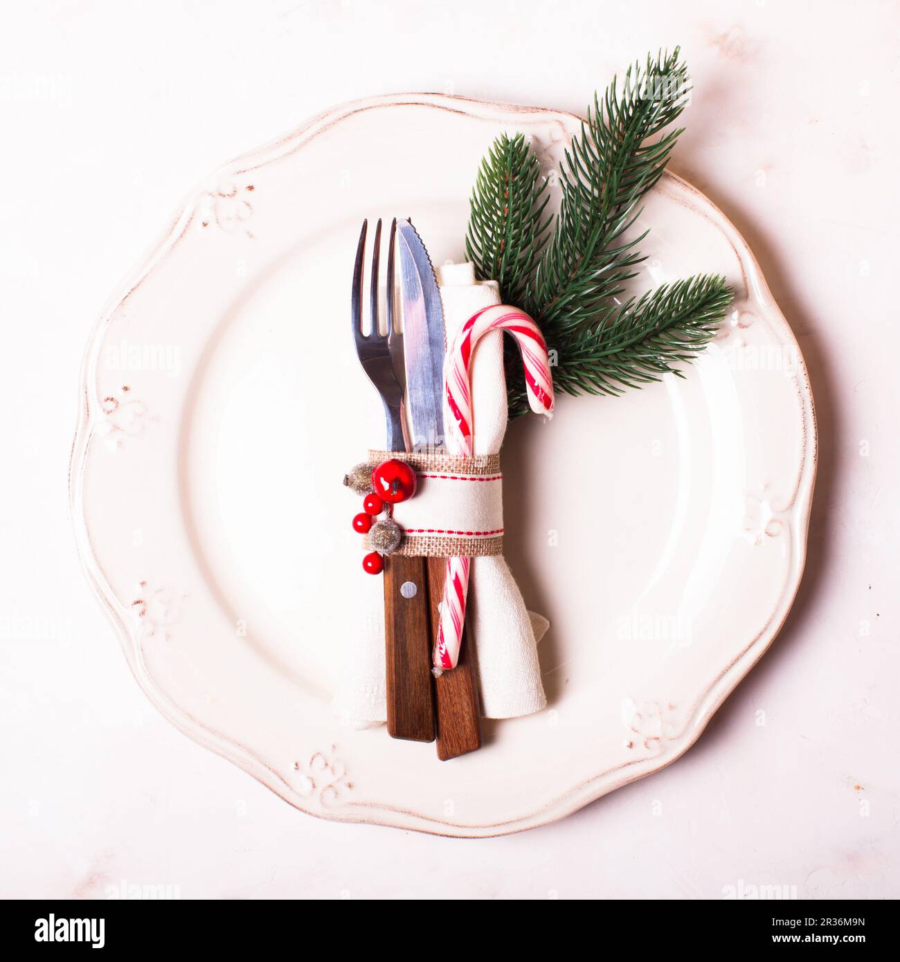 Beautiful christmas table setting fir hi-res stock photography and ...