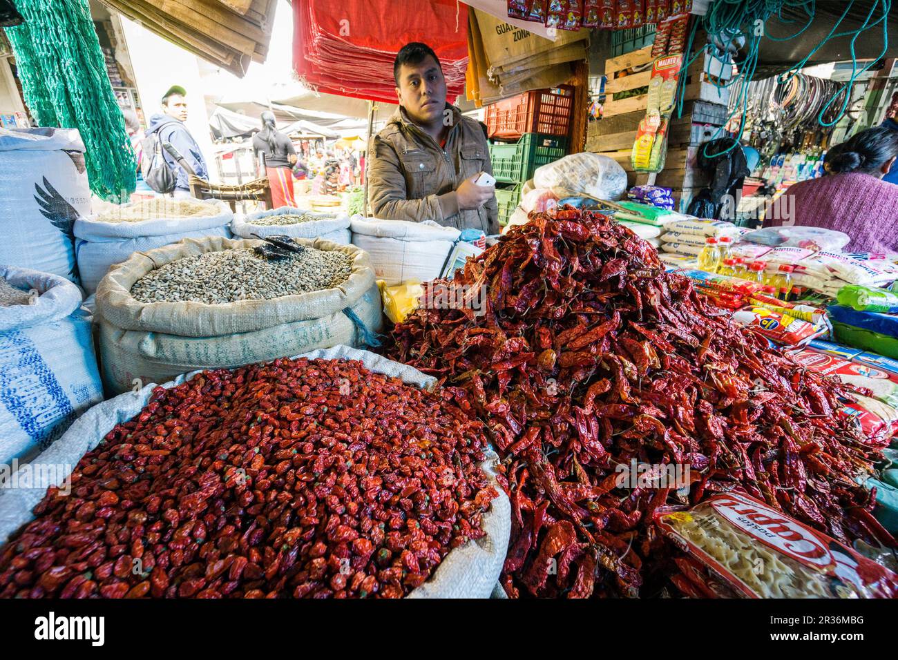 Chili, Mercado municipal, Santa María Nebaj, departamento de El Quiché ...