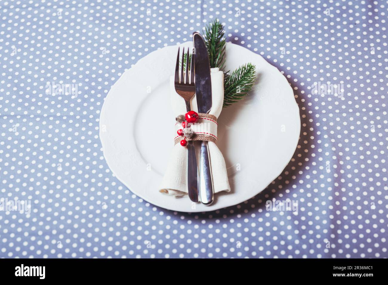 Christmas dinner table set decorated hi-res stock photography and ...