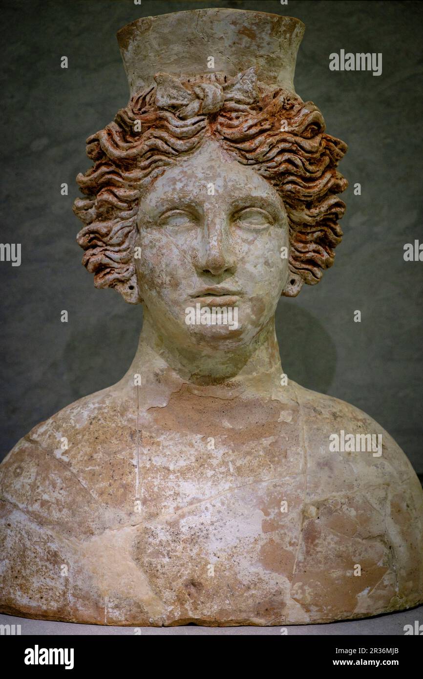 Tanit, busto femenino importado de Sicília, 400-300 a.C, Museo ...