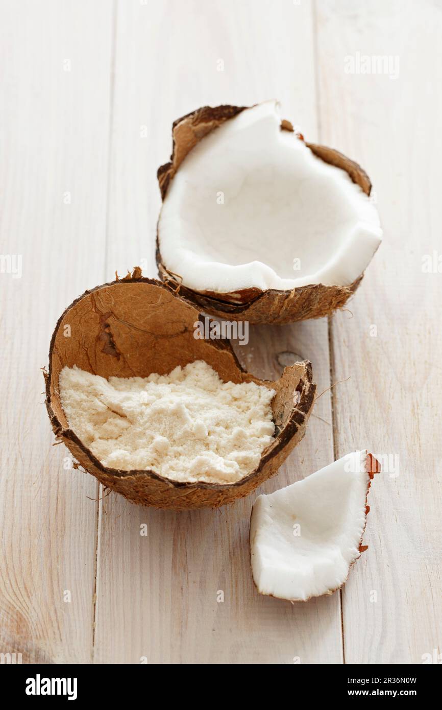 Breaking open coconut hi-res stock photography and images - Alamy