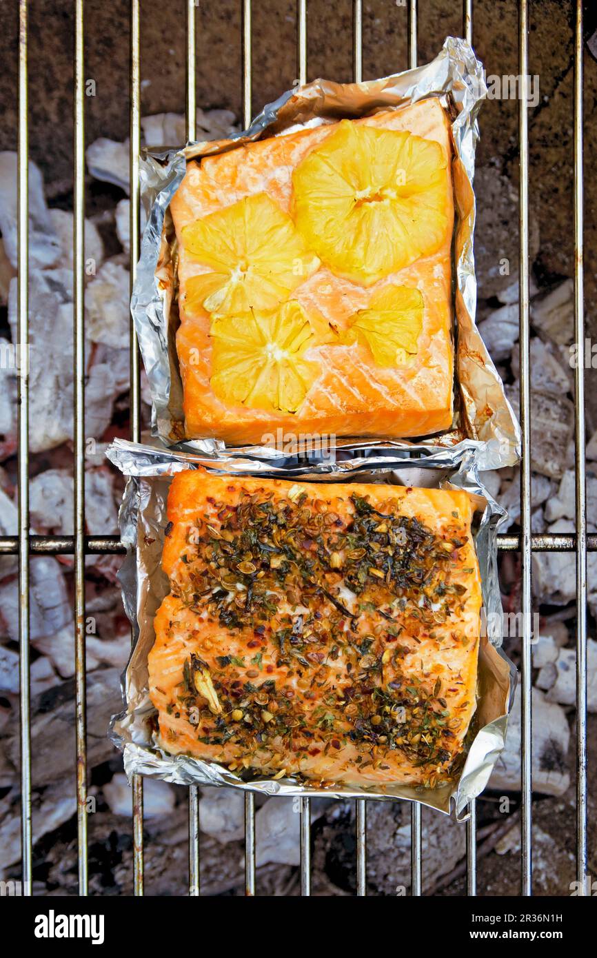 Salmon fillets on grill in hi-res stock photography and images - Alamy