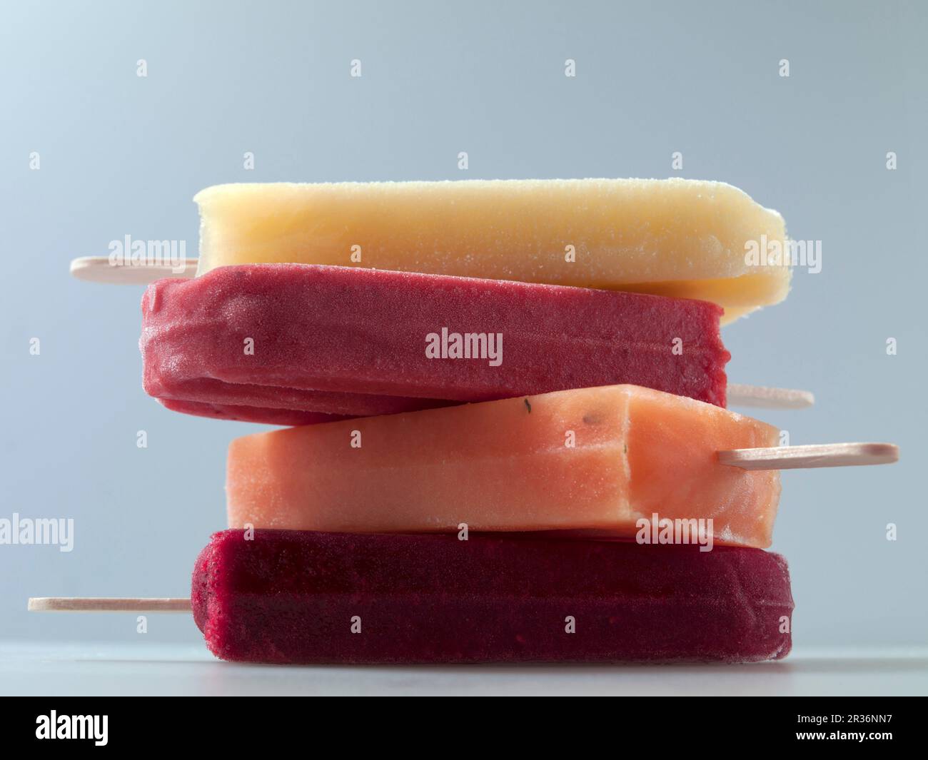Ice lollies cut out hi-res stock photography and images - Alamy