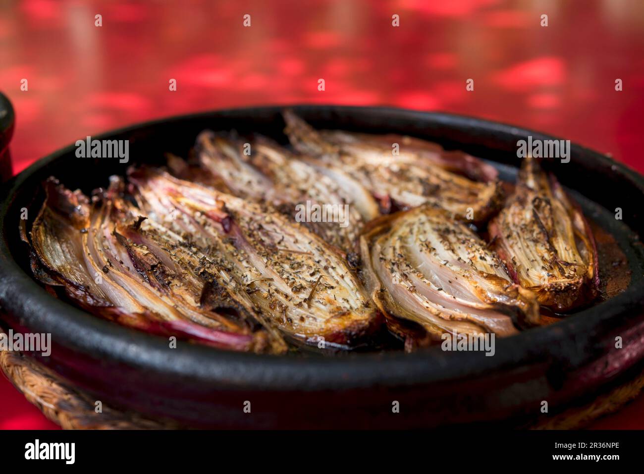 Caramelised red onion hi-res stock photography and images - Alamy