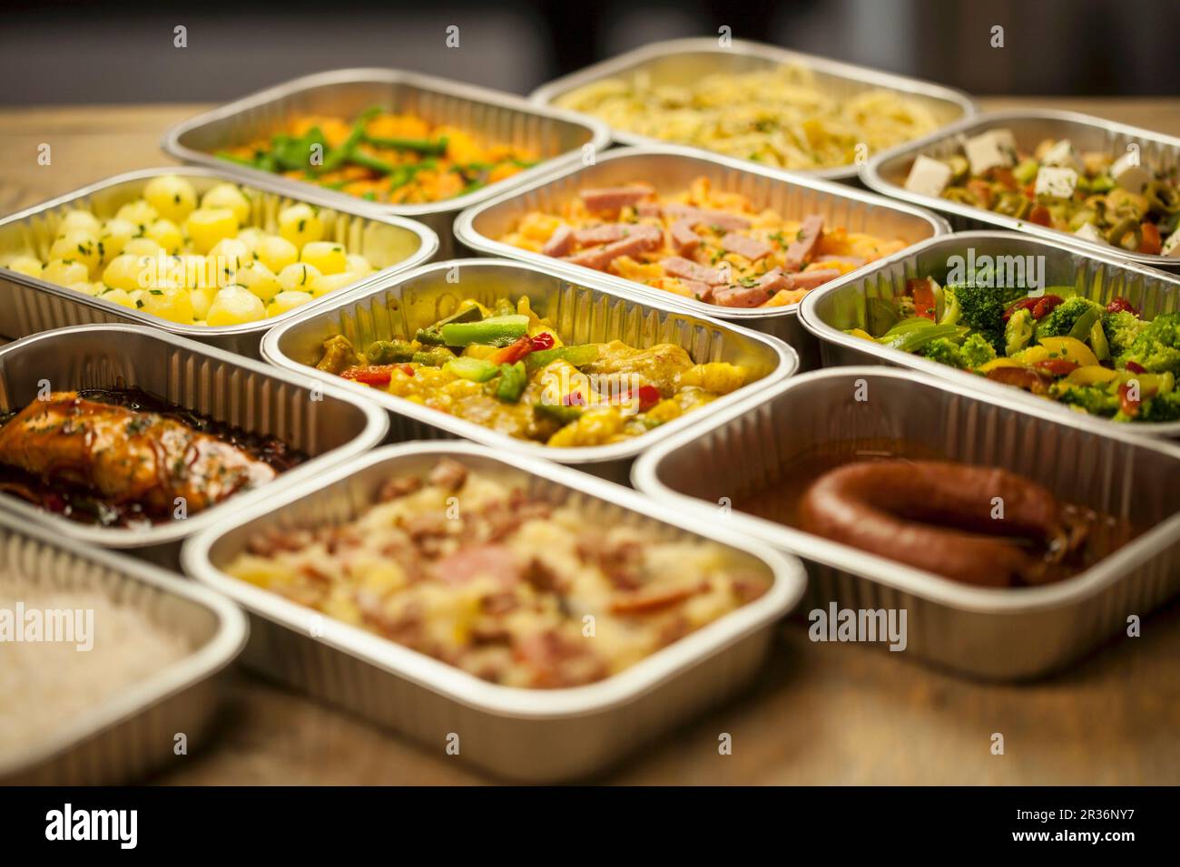 Assorted ready meals in aluminium containers Stock Photo - Alamy