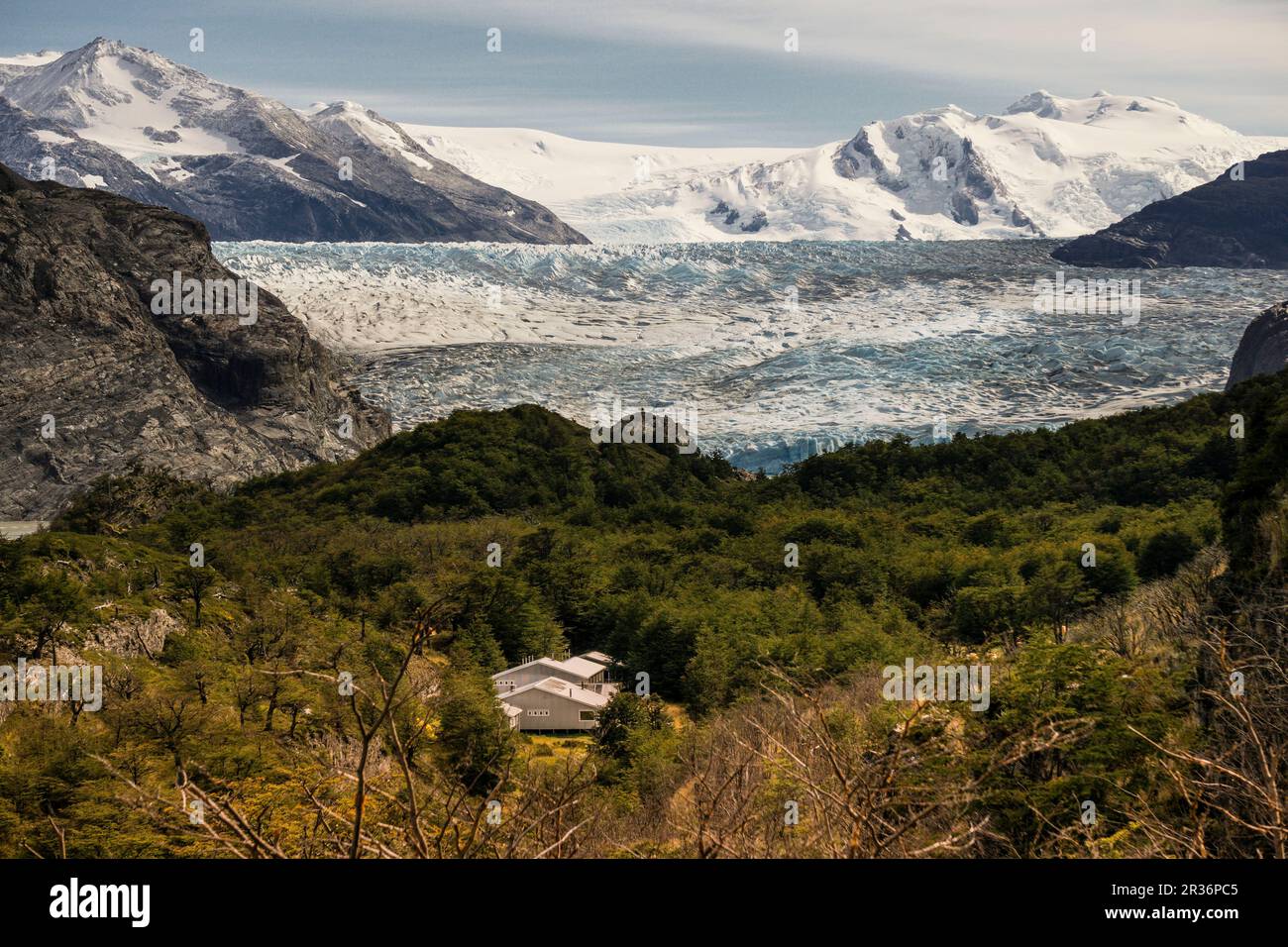 refugio y glaciar Grey, valle del lago Grey, trekking W, Parque ...