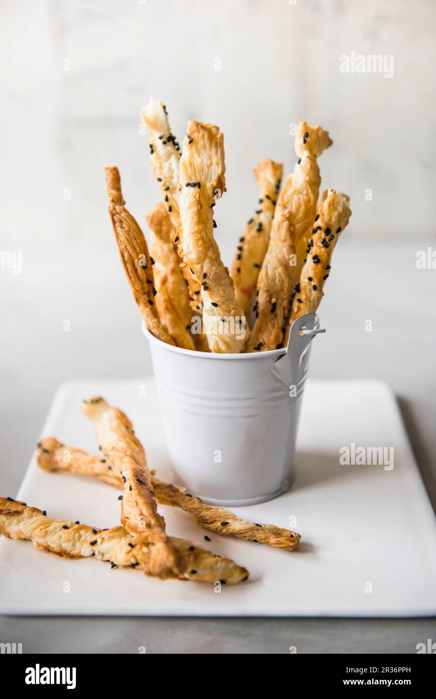 Bucket of paste hi-res stock photography and images - Alamy