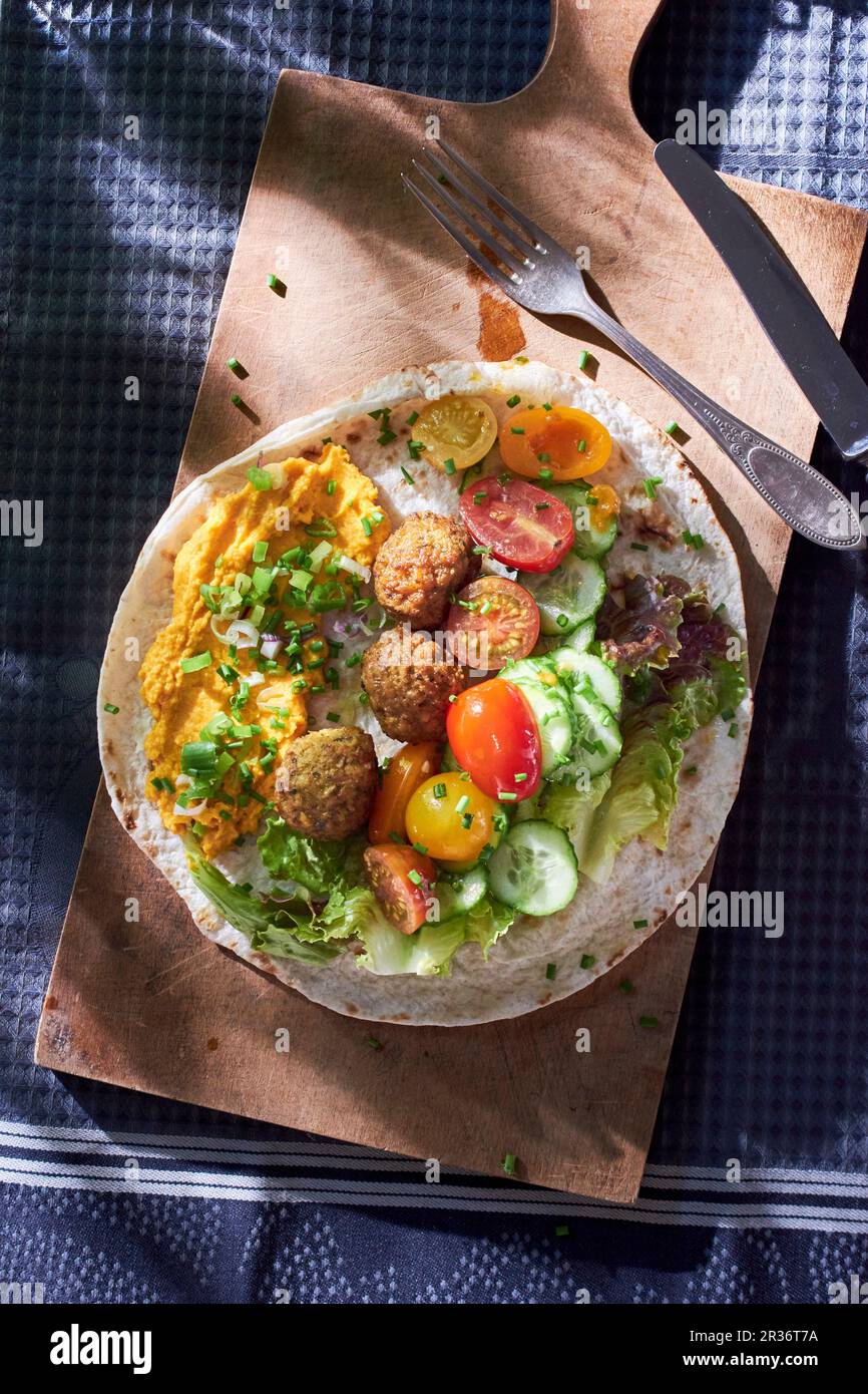 Falafel flatbread flat bread hi-res stock photography and images - Alamy
