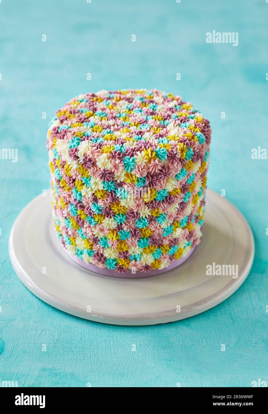 Pastel coloured cakes hi-res stock photography and images - Alamy