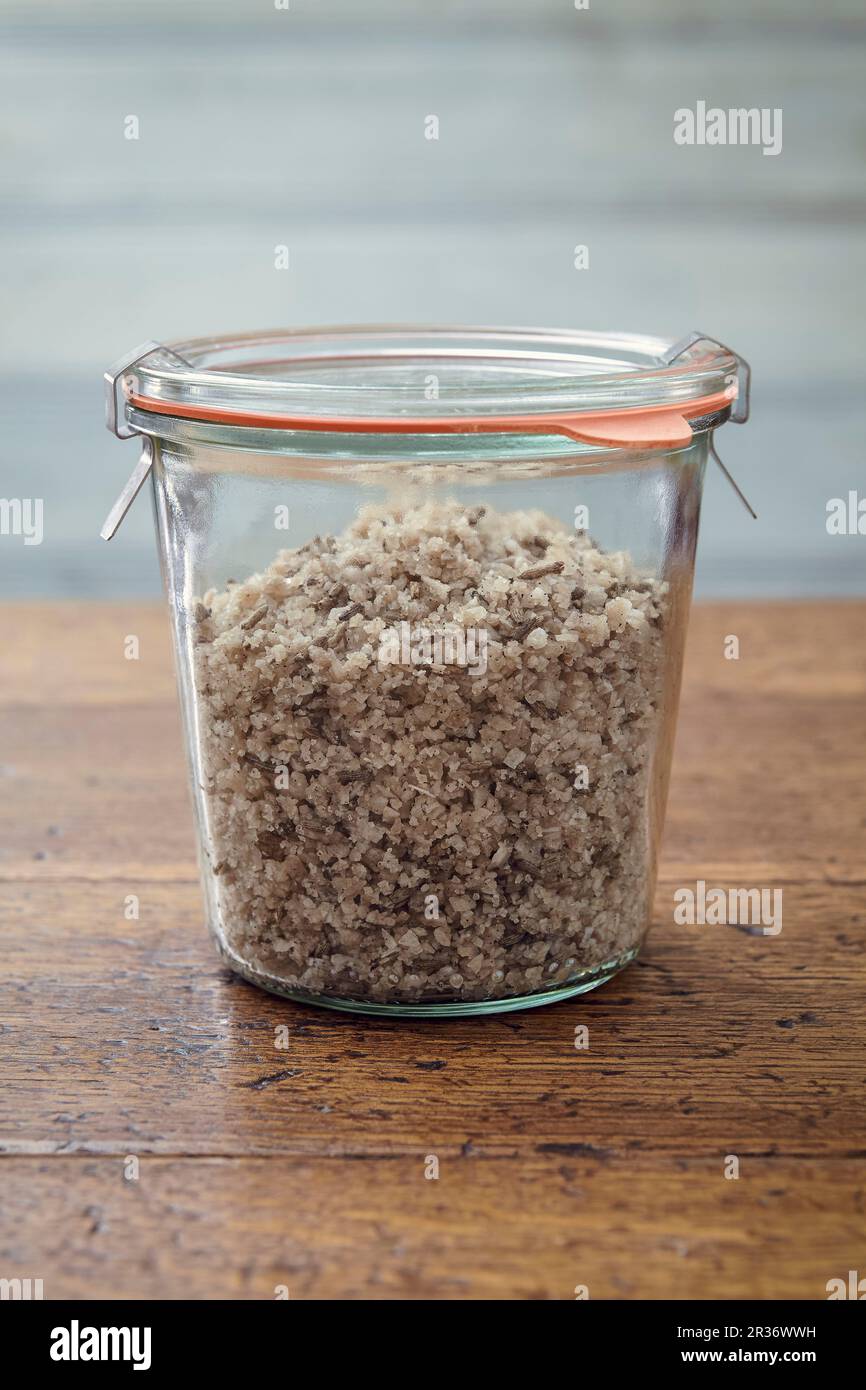 Vanilla and lavender salt in a preserving jar Stock Photo - Alamy