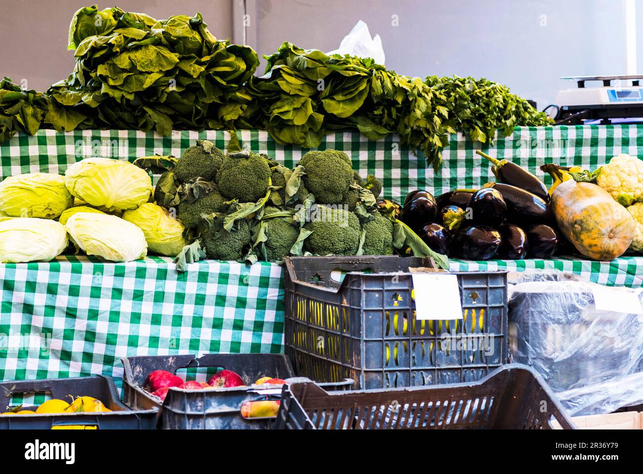 Vegetables at a market stand (Beirut, Lebanon Stock Photo - Alamy