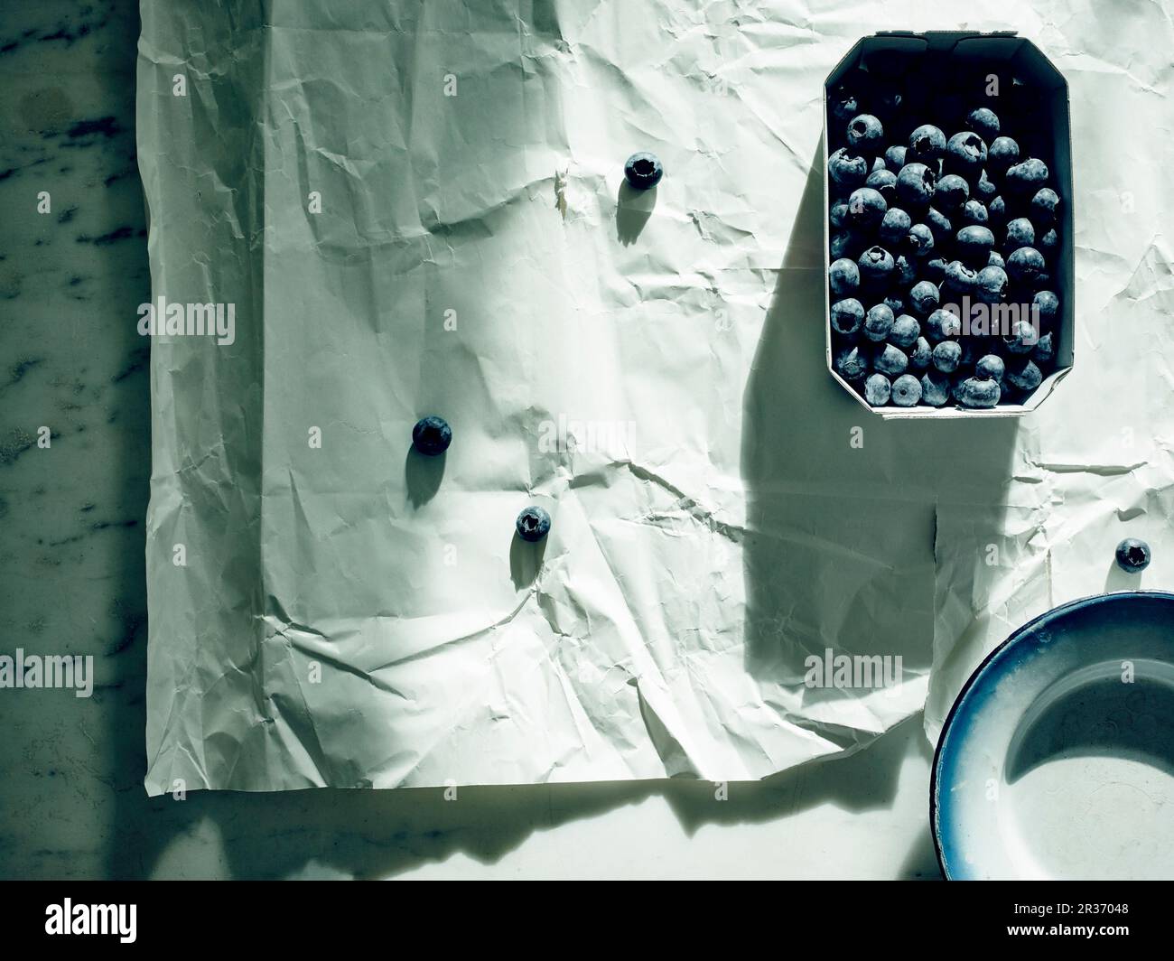 Paper punnet hi-res stock photography and images - Alamy