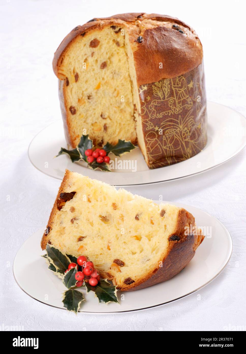 Panettone italian christmas cake hi-res stock photography and images ...