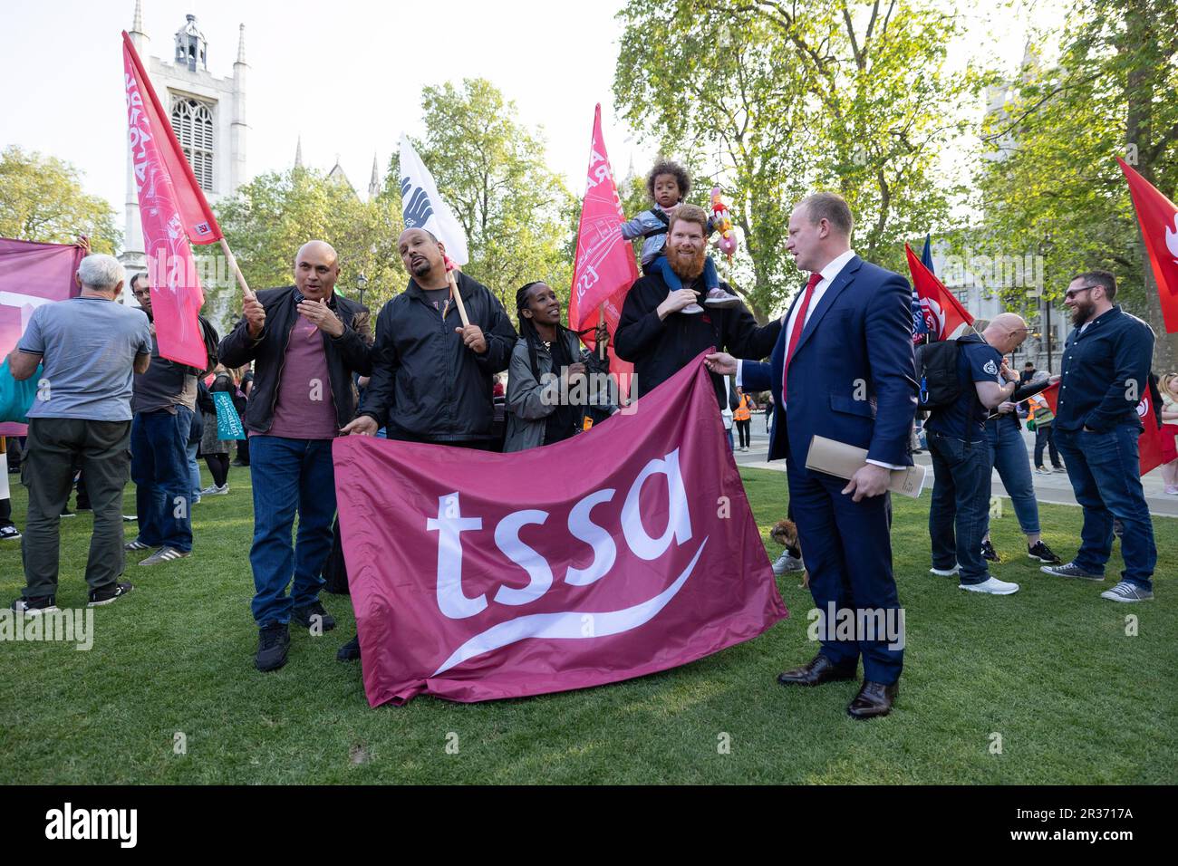 Minimum service levels during strikes bill hi-res stock photography and ...