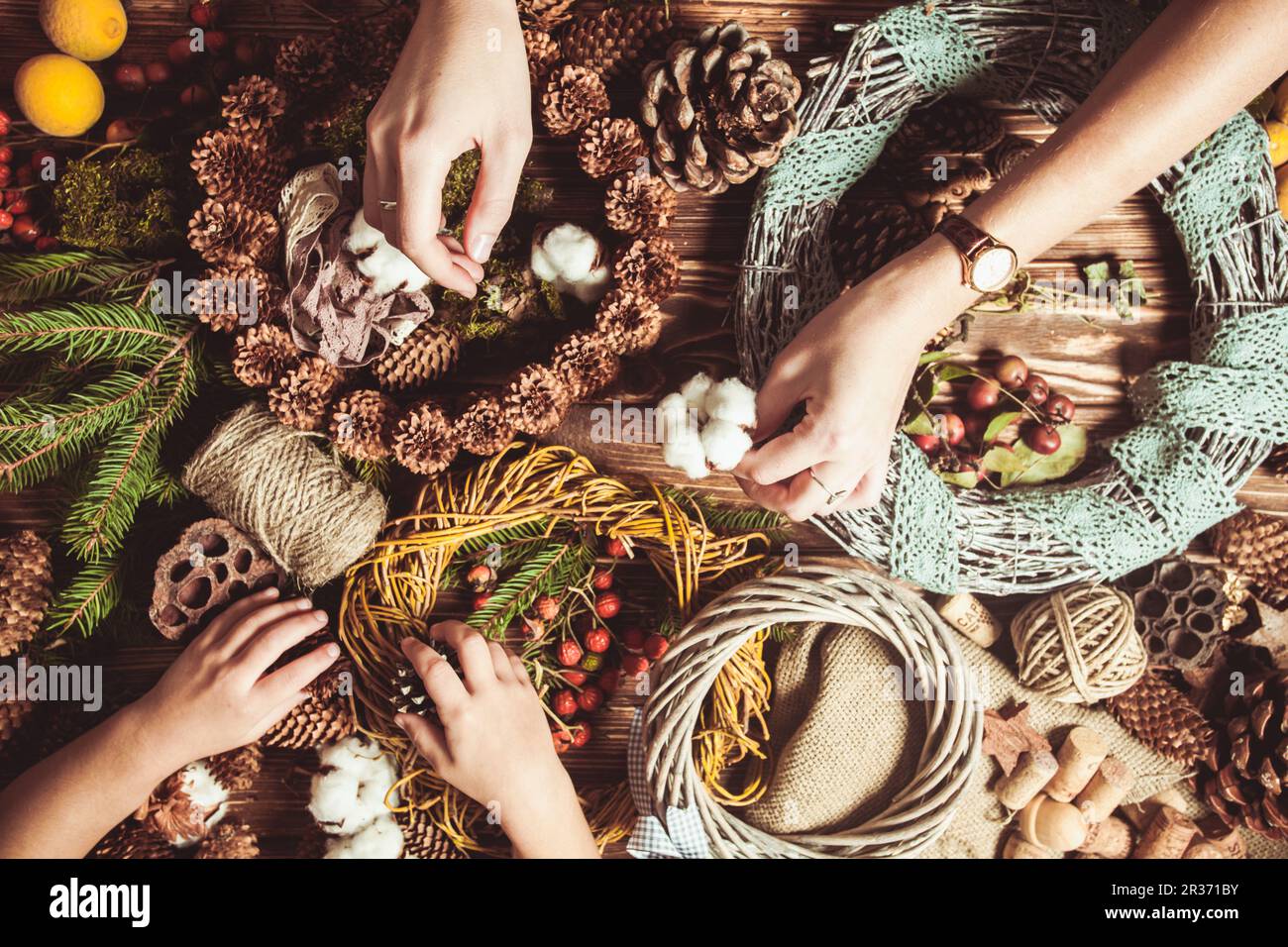 Making craft hands glue hi-res stock photography and images - Alamy