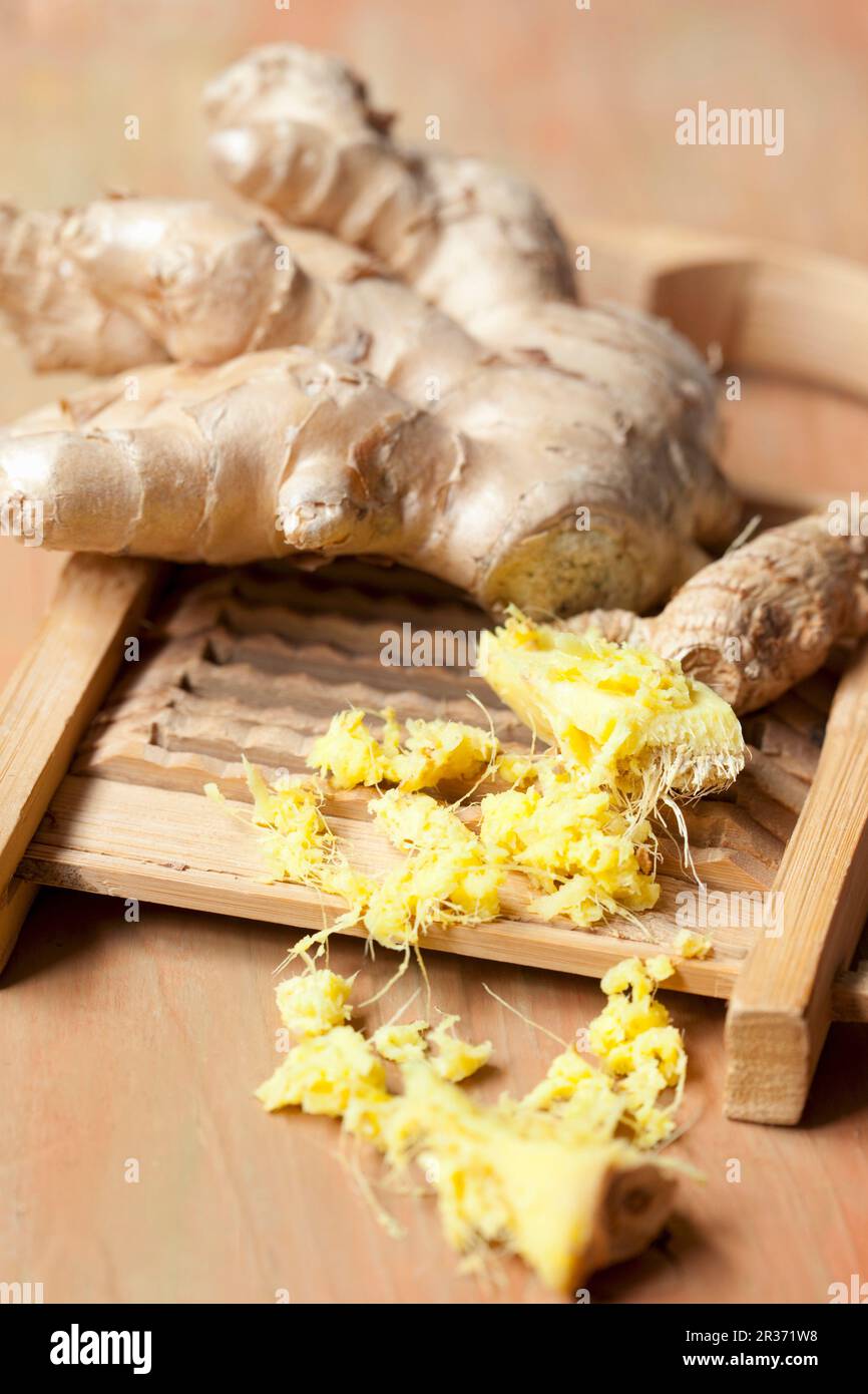 Grated fresh ginger hi-res stock photography and images - Alamy