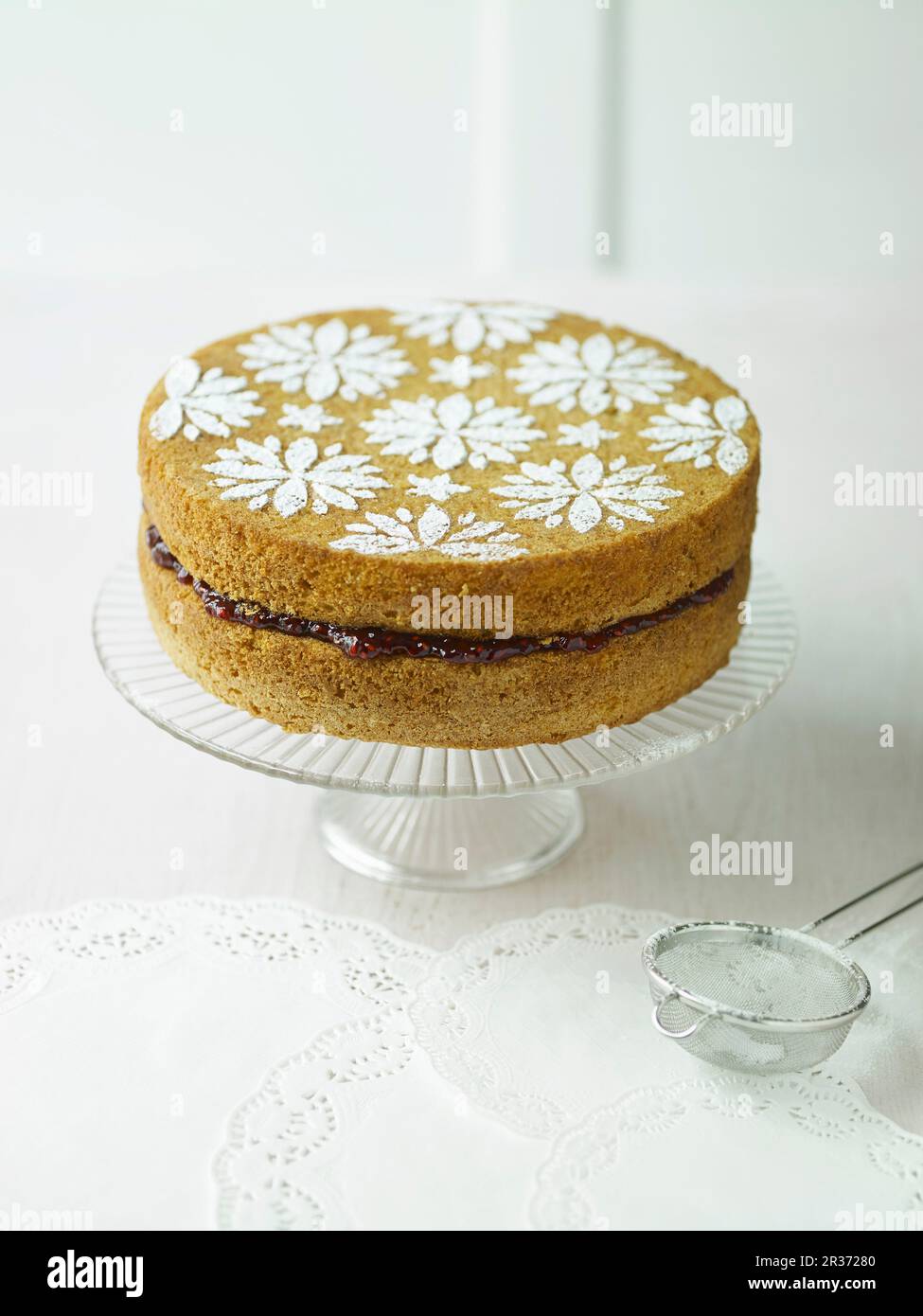 Victoria sponge cake with jam filling Stock Photo - Alamy