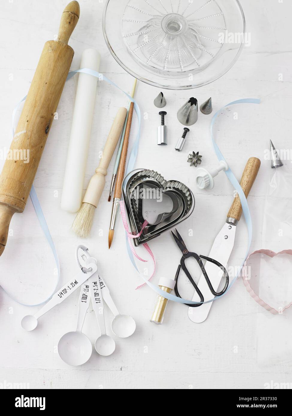 Various baking utensils hi-res stock photography and images - Alamy