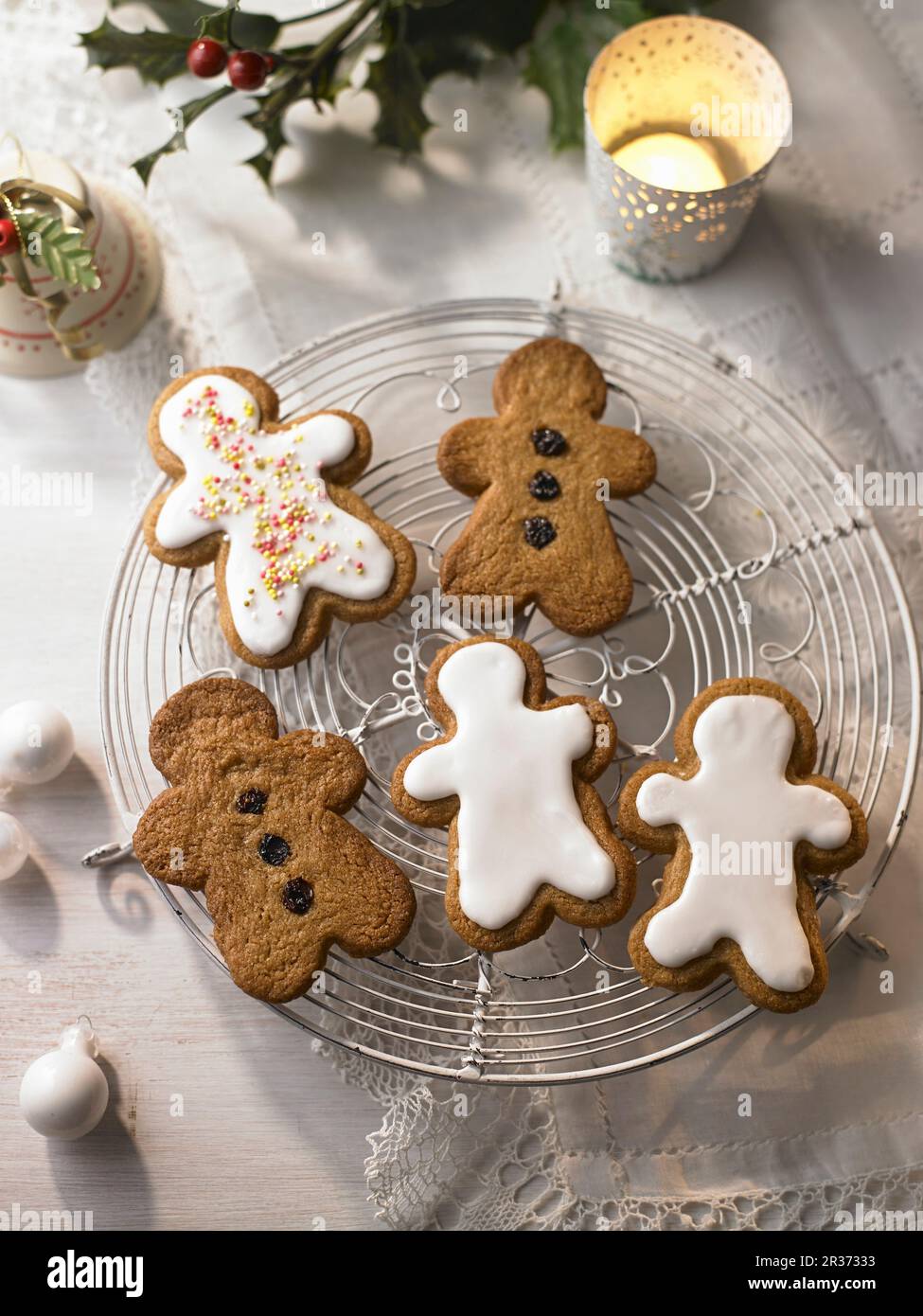 Gingerbread men biscuits Stock Photo - Alamy