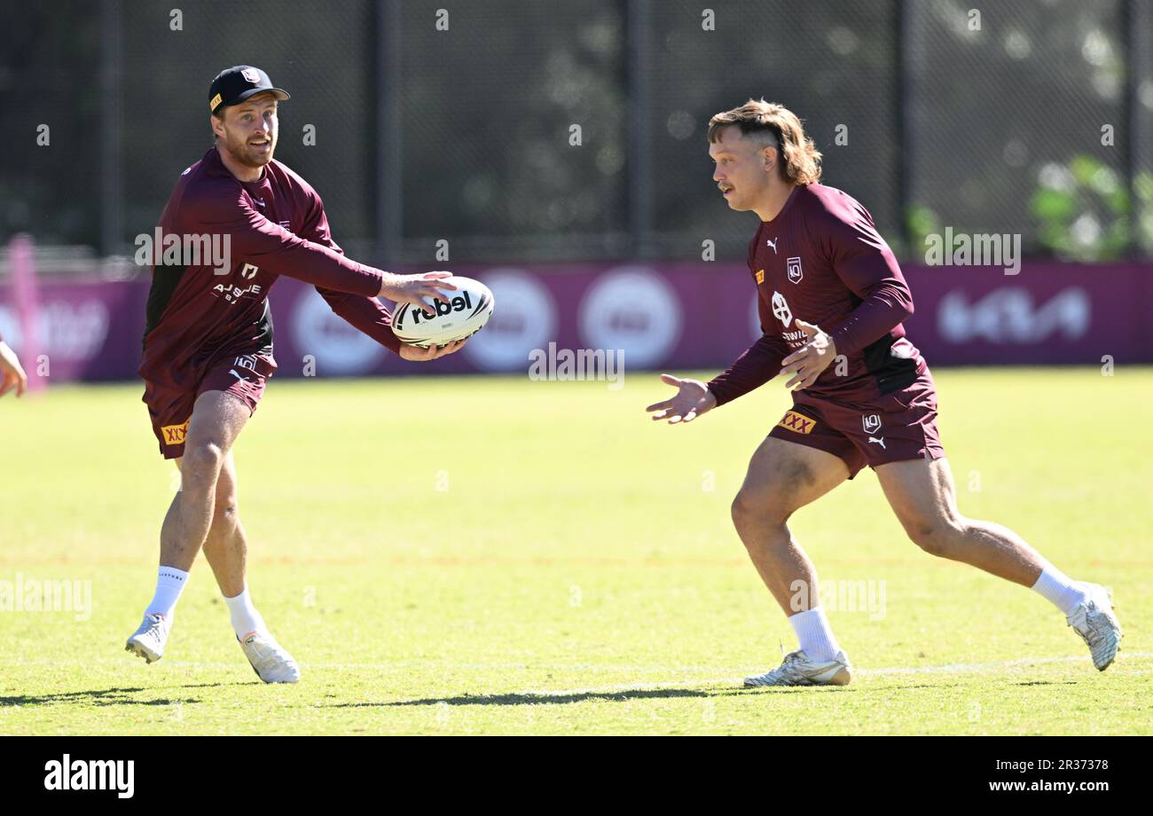 Cameron Munster (left) passes to Reuben Cotter (right) during a ...