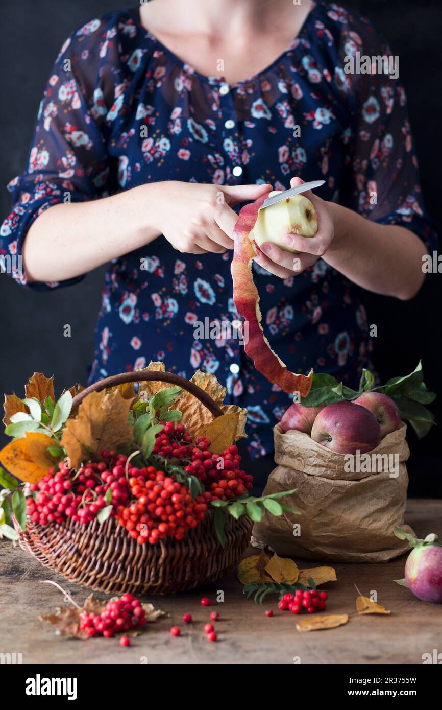 Hand apple pip hi-res stock photography and images - Alamy