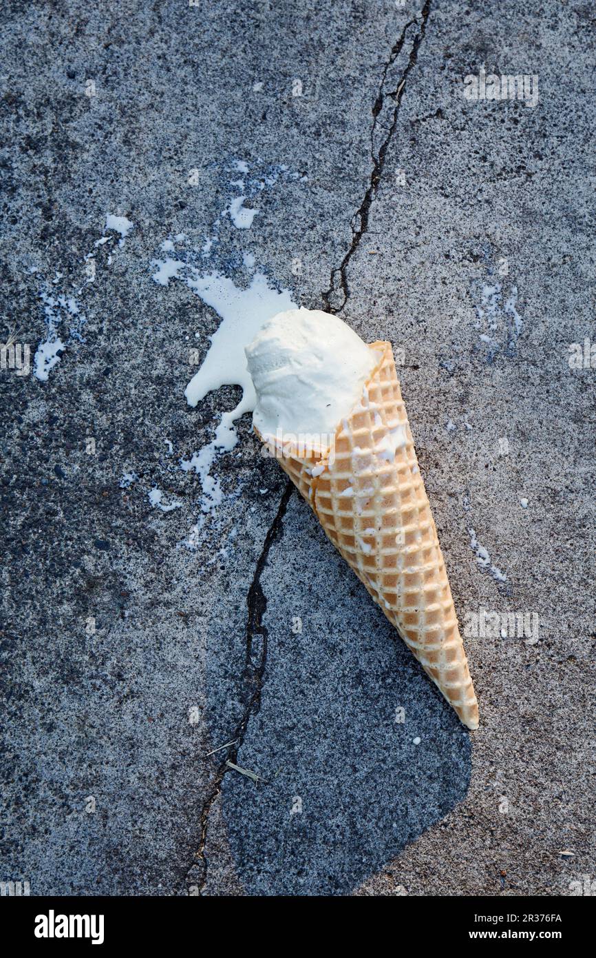 Icecreams cone nobody hi-res stock photography and images - Alamy