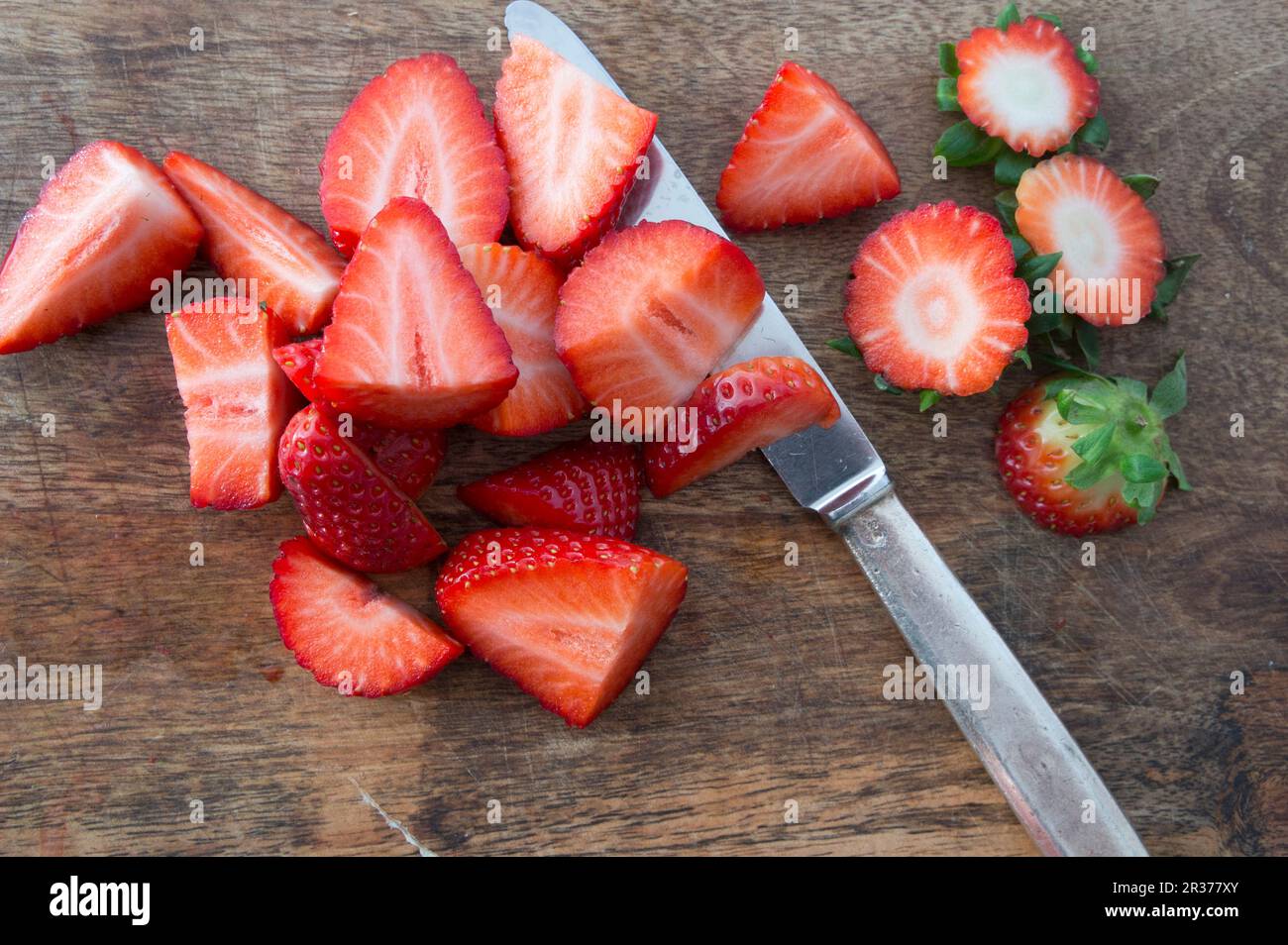 Overhead view cut strawberries hi-res stock photography and images - Alamy