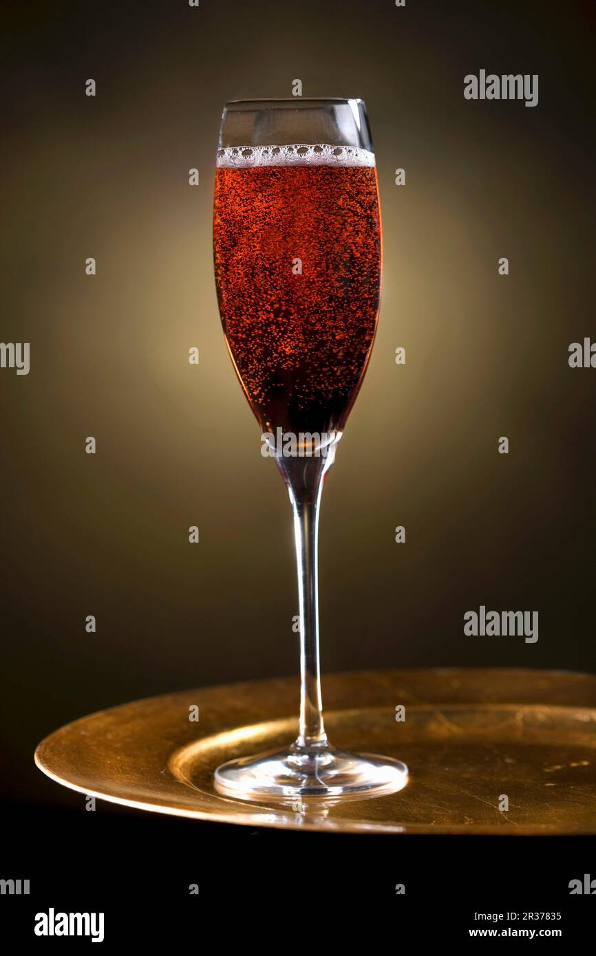 Red ruby bubbles hi-res stock photography and images - Alamy