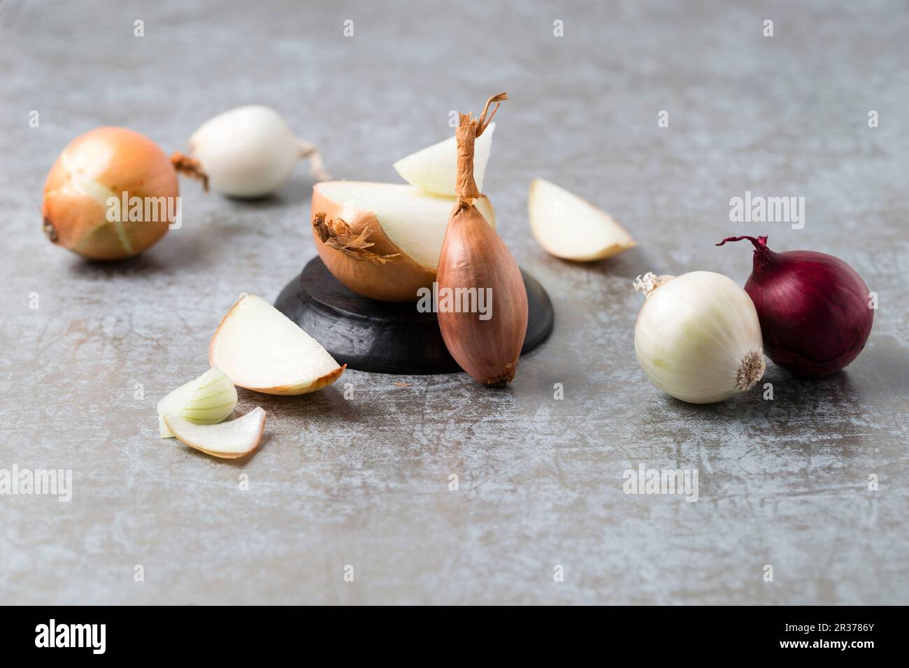 Variety of onion types hi-res stock photography and images - Alamy