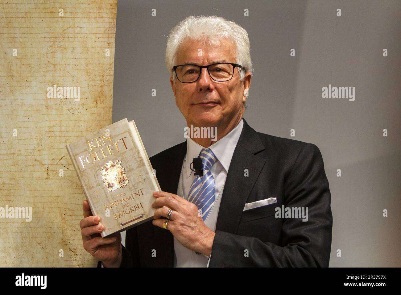 Ken follettbuchmesse hi-res stock photography and images - Alamy