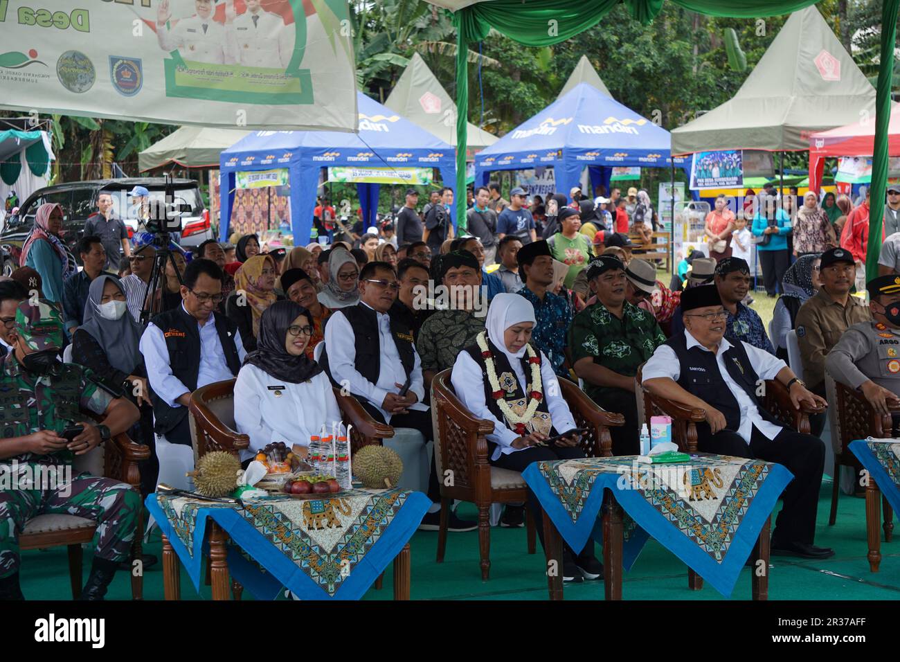 Khofifah Indar Parawansa (governor of East Java) on sumberasri durian ...