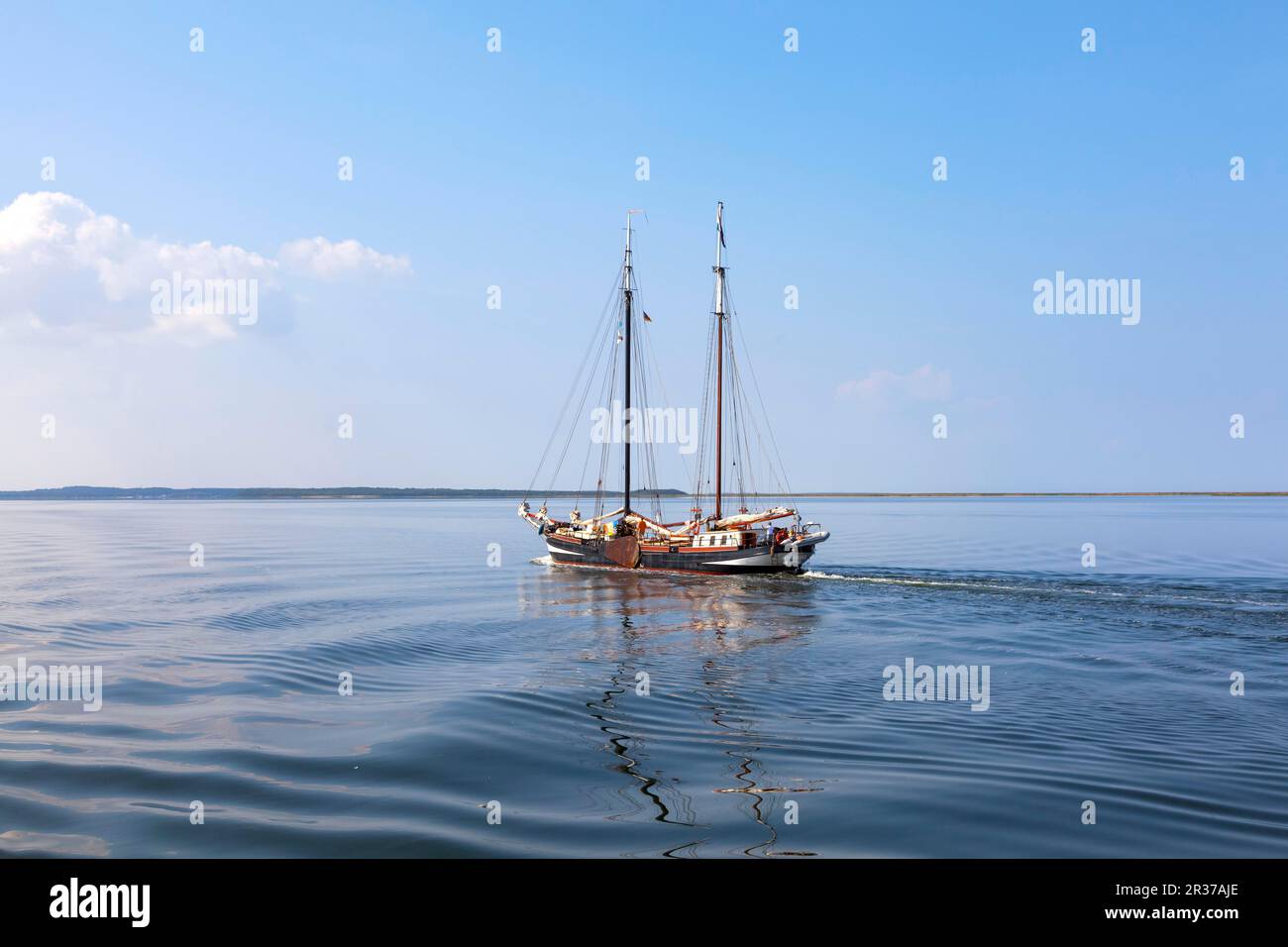Flatboat hi-res stock photography and images - Alamy
