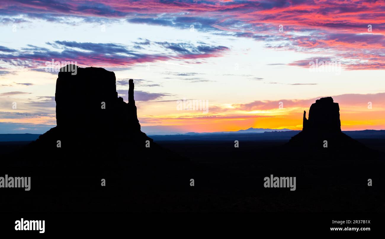 Wonderful colours during sunrise in this iconic view of Monument Valley ...