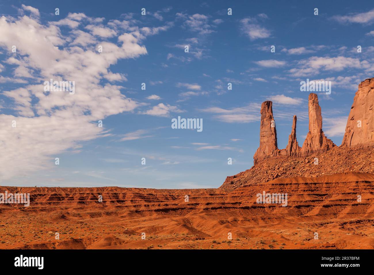 Complementary colours blue and orange in this iconic view of Monument ...