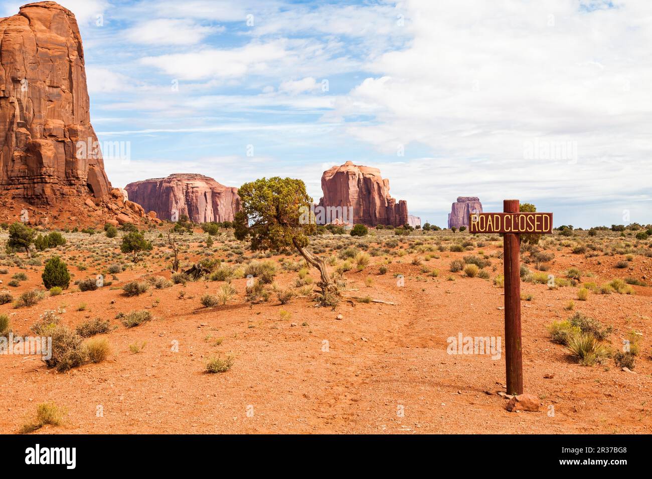Complementary colours blue and orange in this iconic view of Monument ...