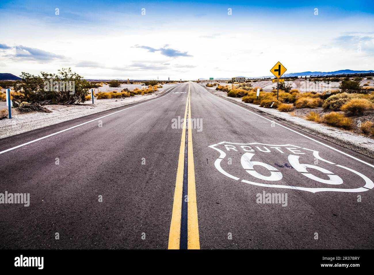 Famous Route 66 landmark on the road in Californian desert Stock Photo ...