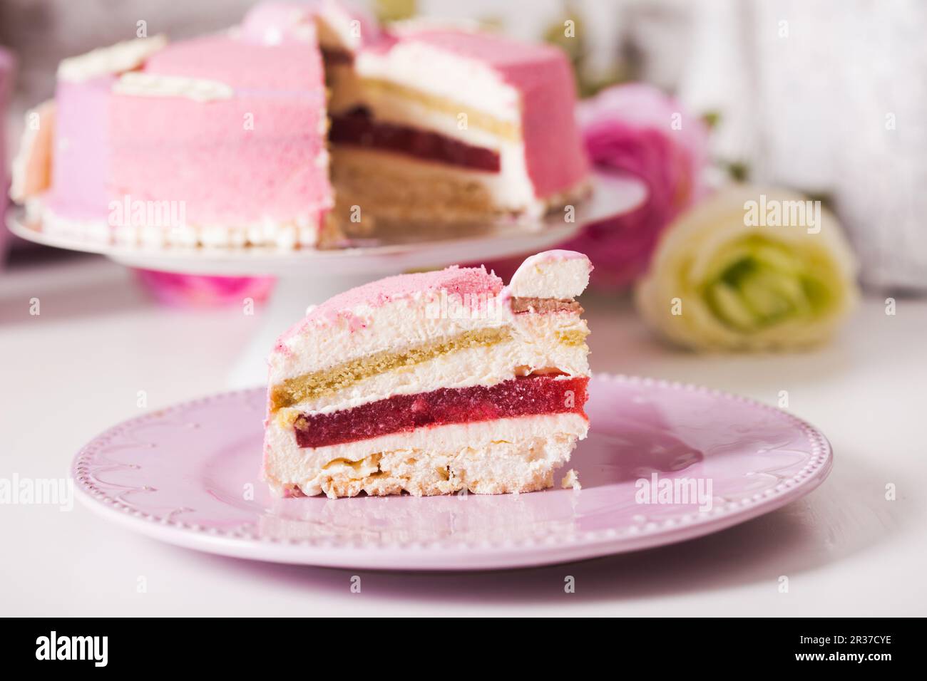 French cake hi-res stock photography and images - Alamy