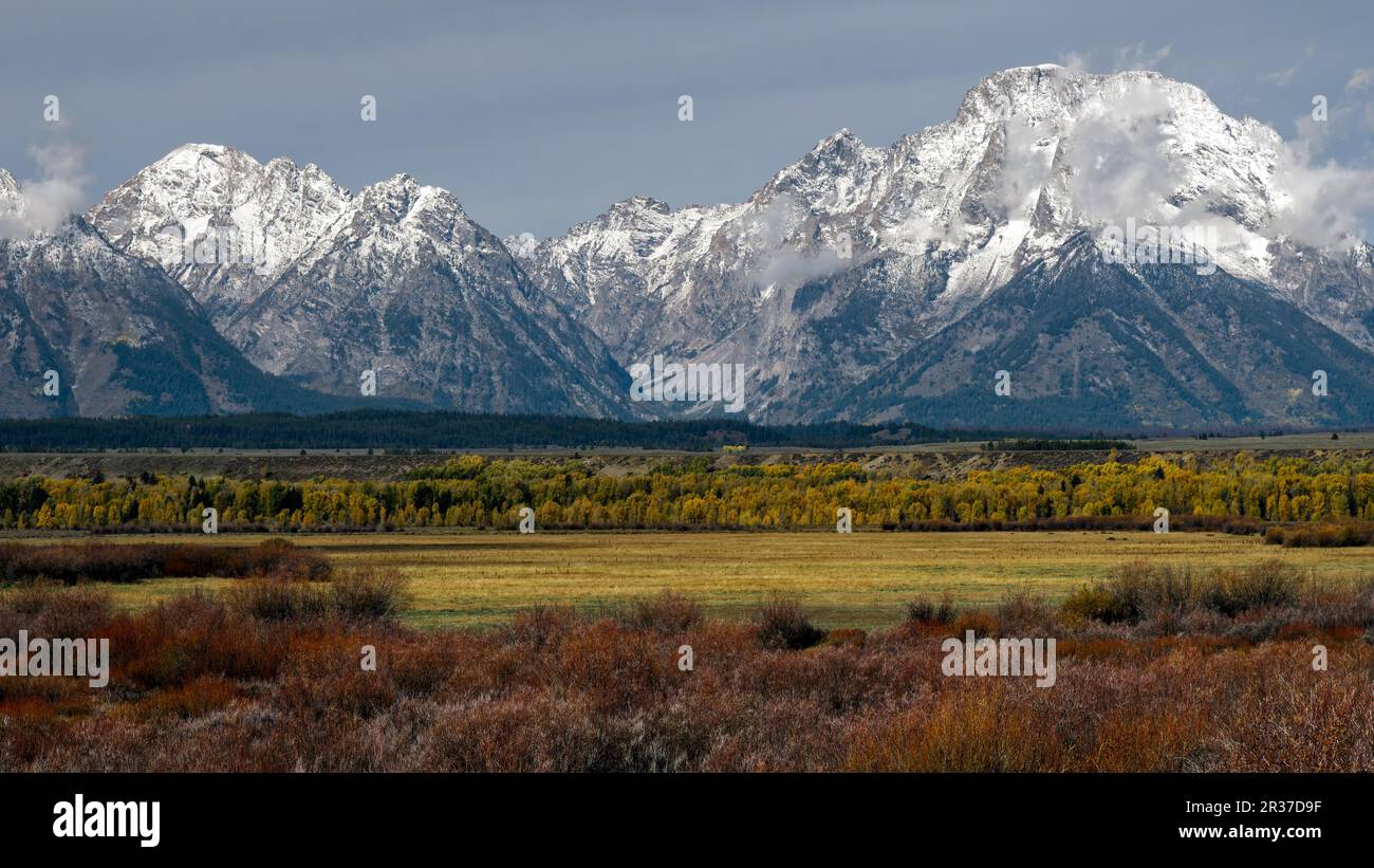 The teton mountain range hi-res stock photography and images - Alamy