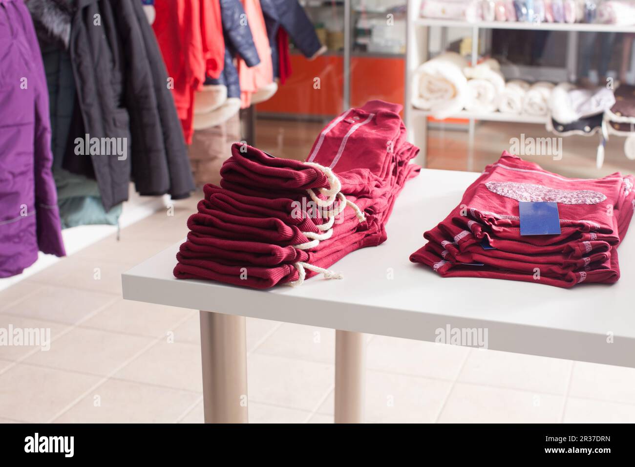 Tidy clothing hi-res stock photography and images - Alamy
